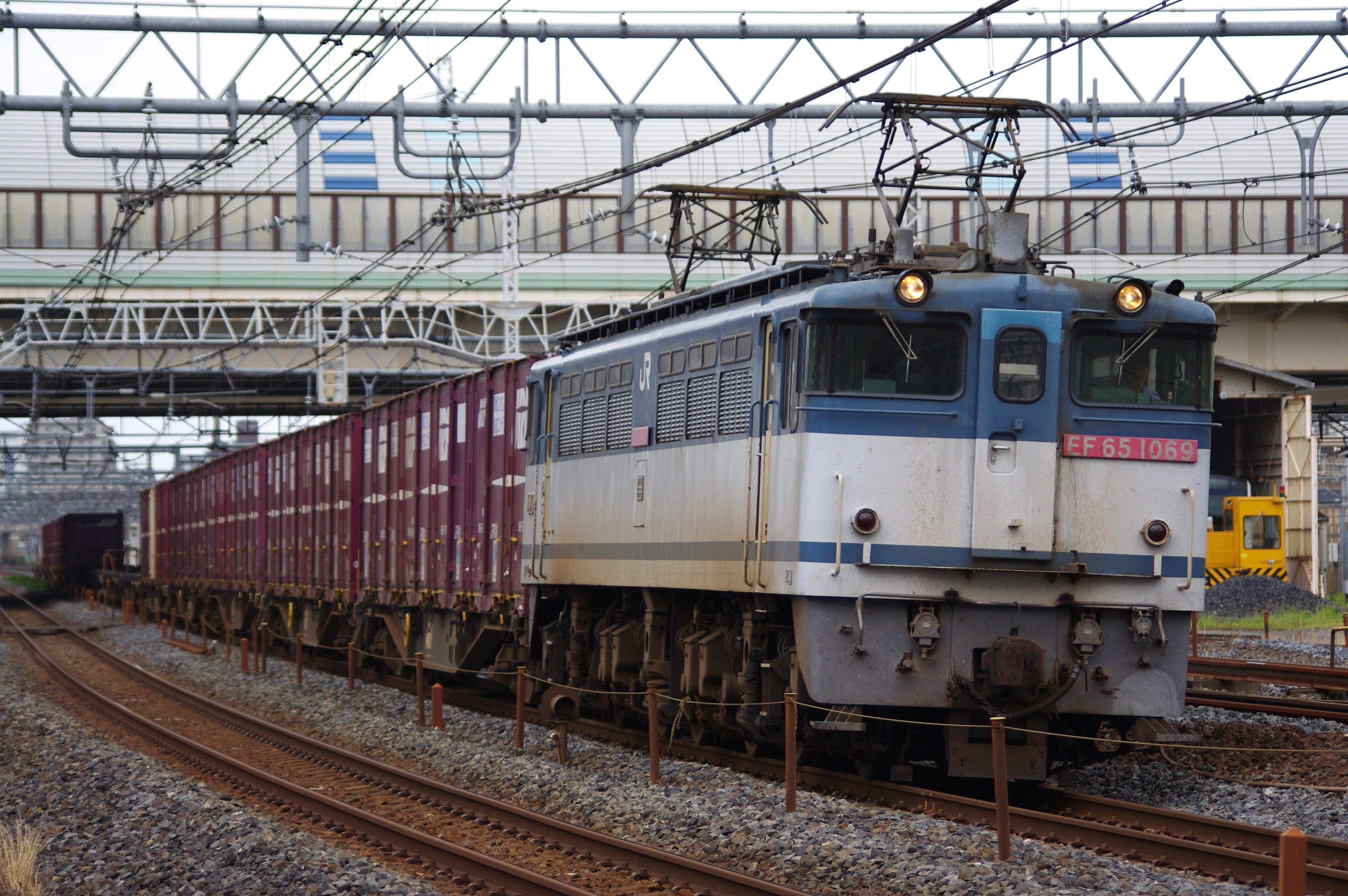 JR東日本/JR貨物 EF65 PF : EF65 1069 [新] 更新色 赤プレート
