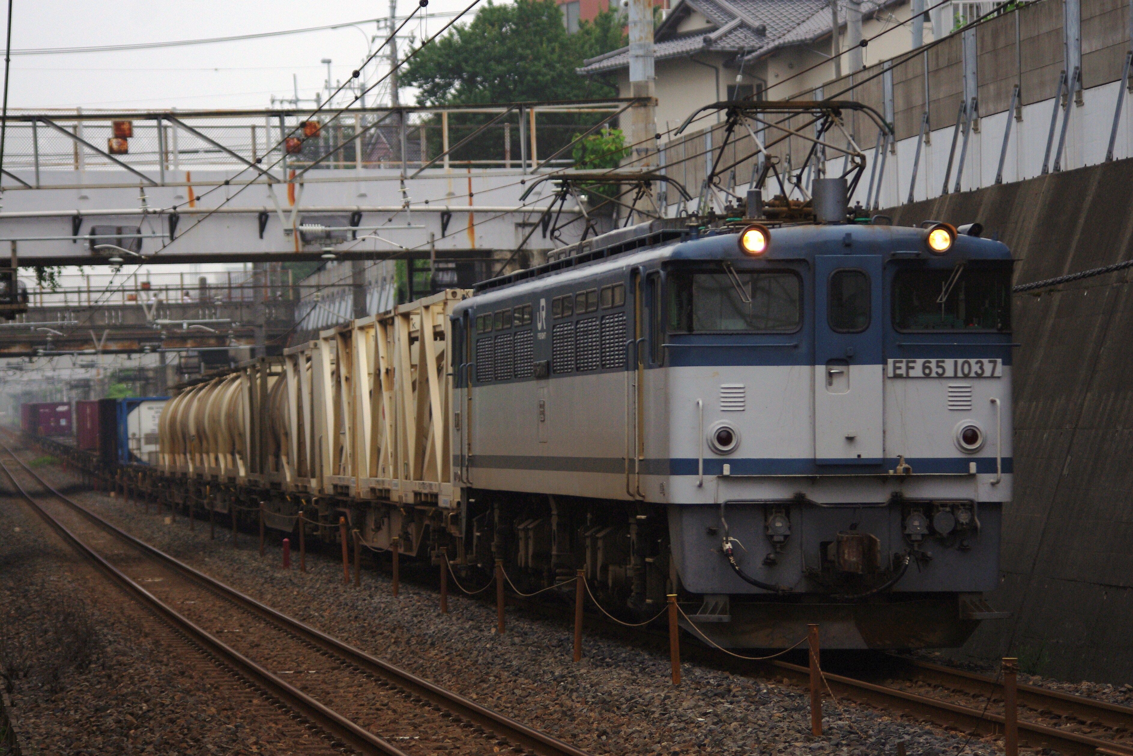 JR東日本/JR貨物 EF65 PF : EF65 1037 [新] 更新色 白プレート
