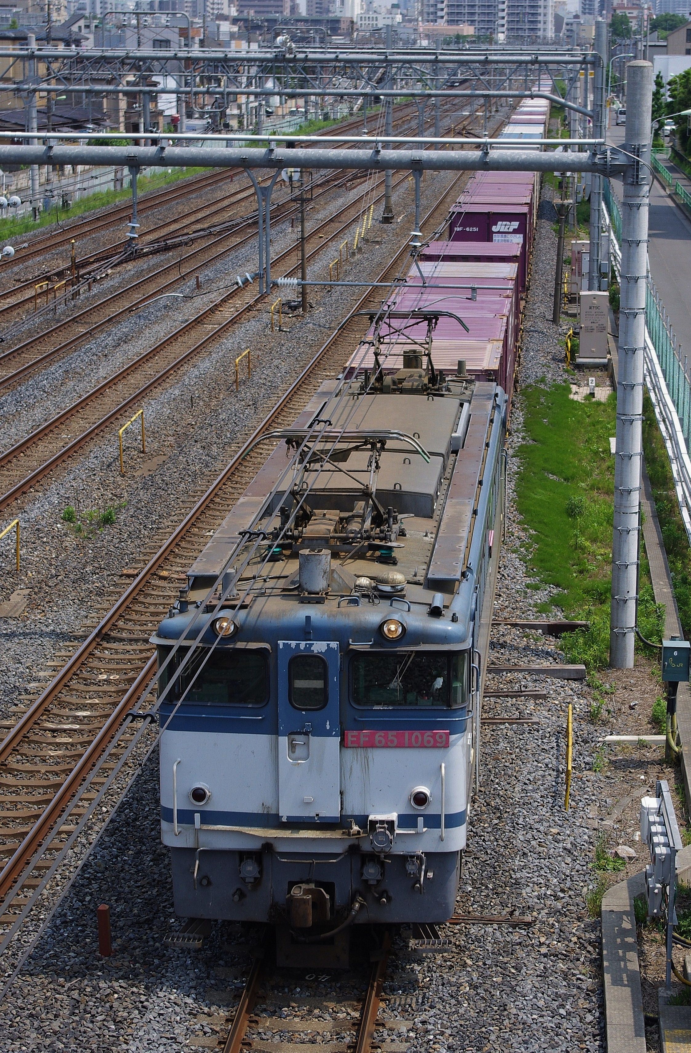 JR東日本/JR貨物 EF65 PF : EF65 1069 [新] 更新色 赤プレート