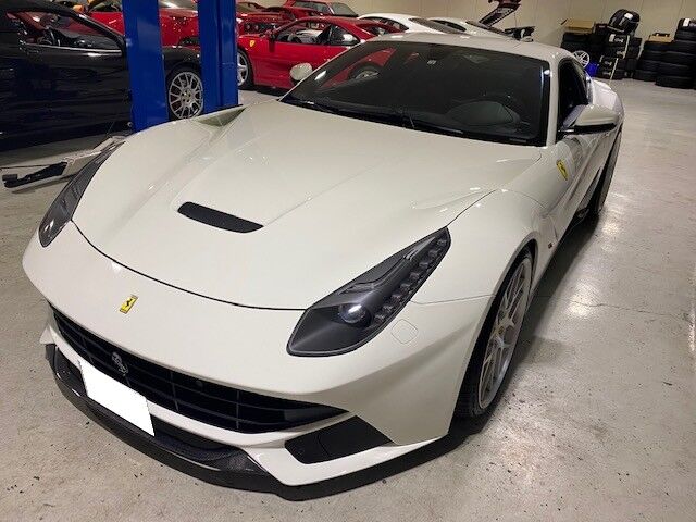 不思議の車のエフ:F12