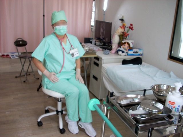 ピティナ＆丸太いずみの 医療プレイ研究所part.2 : 国内より 若い女性医師のフォトグラフィー