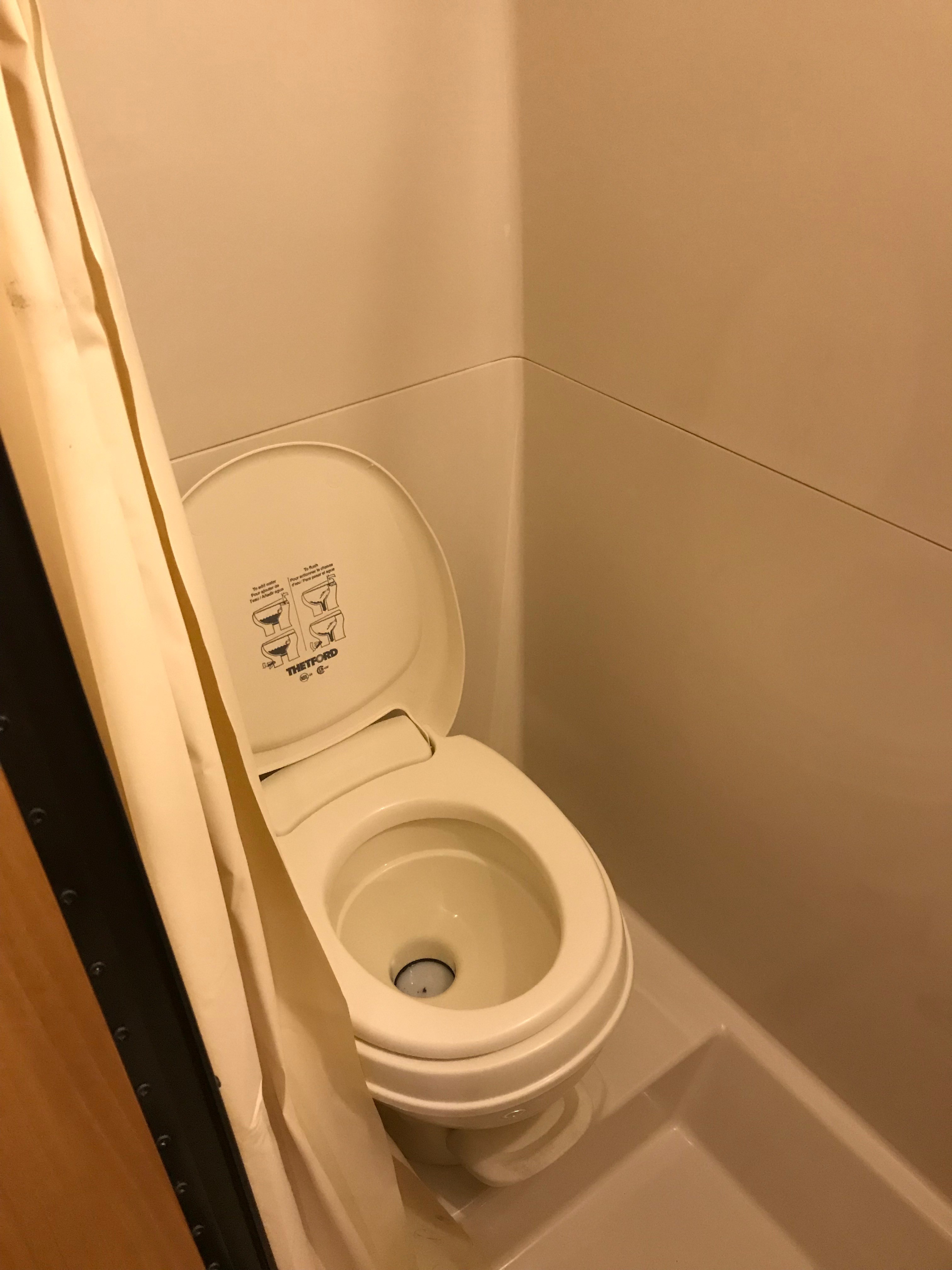 キャンピングカーでバンフ、ジャスパーに行ってきました。（準備編） : World through Camera