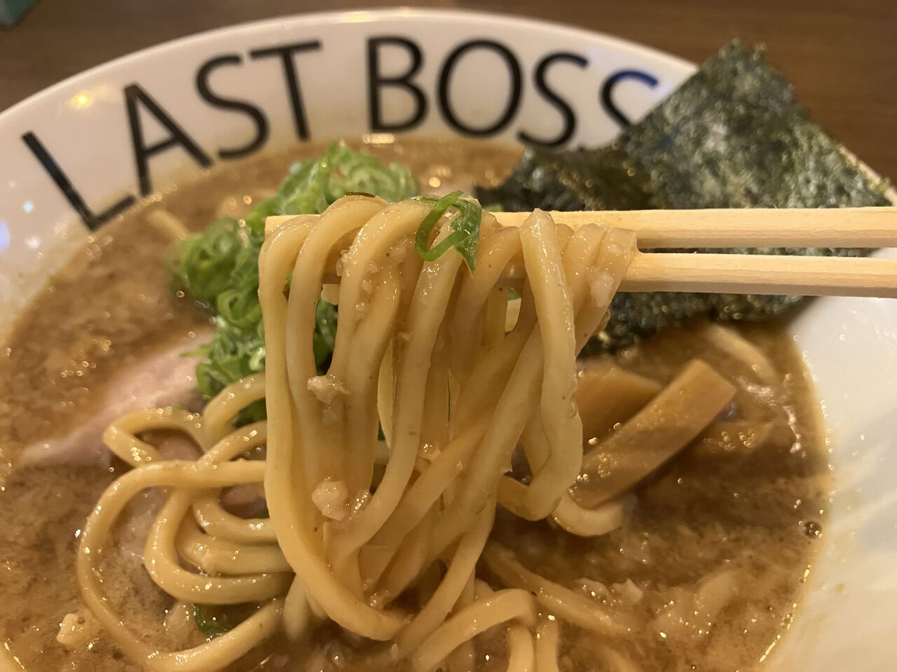 ラストボス 立川店【立川】BOSSラーメン＋BOSSめし並 : zubatto のラーメン一刀両断