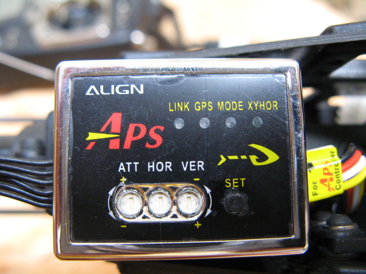 ラジコン (RC) 初心者の為の ヘリコプター 組み立て方・設定の仕方・ 飛ばし方など解説しています(^ ^)v : ALIGN APS(GPS)ジャイロ搭載