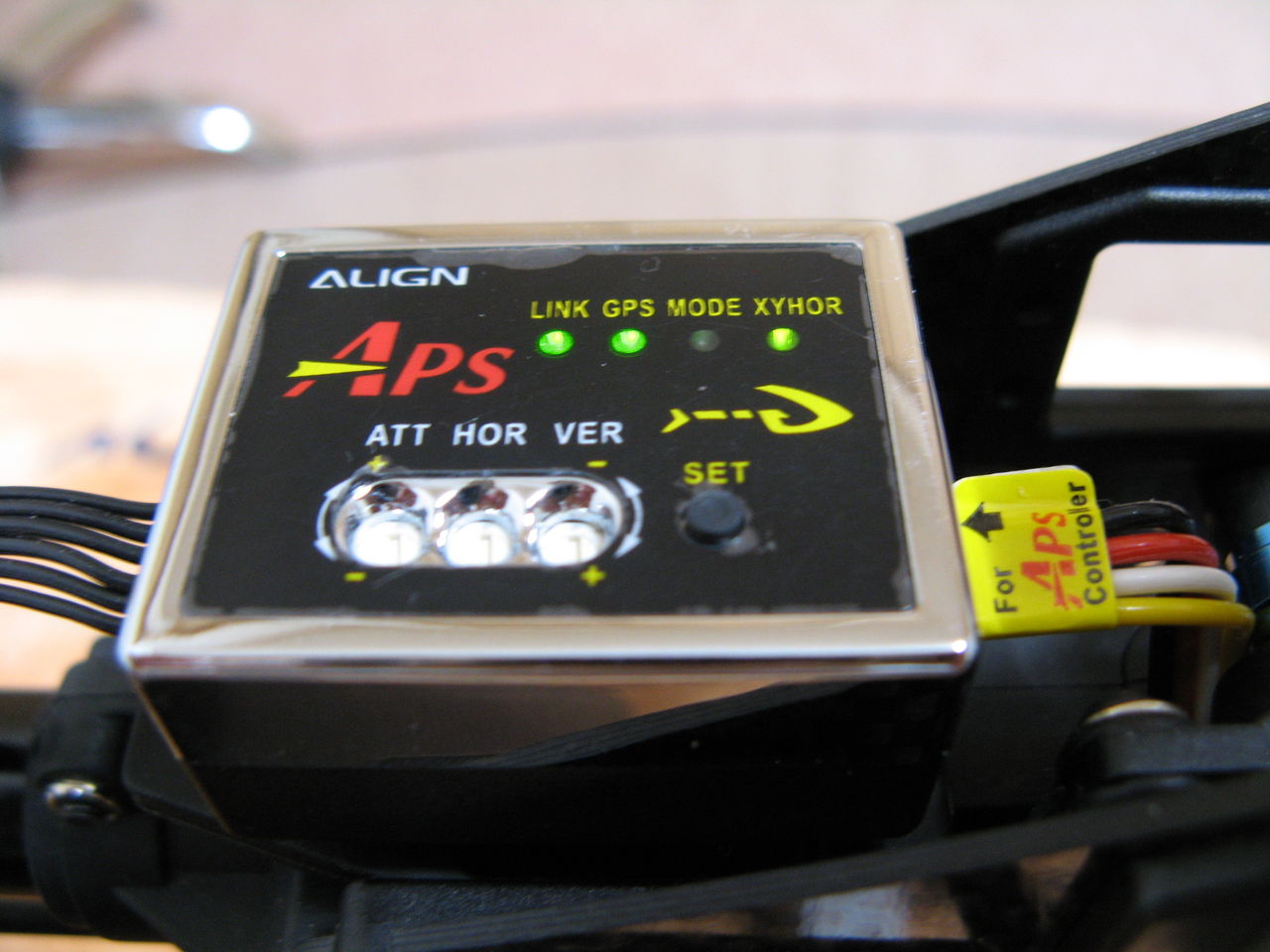 ラジコン (RC) 初心者の為の ヘリコプター 組み立て方・設定の仕方・ 飛ばし方など解説しています(^ ^)v : ALIGN APS(GPS)ジャイロ搭載