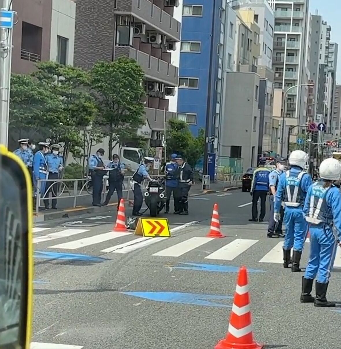 【現場の様子】#交通情報 #国道1号線 第二京浜 東京都品川区二葉4丁目 都営浅草線 馬込駅北側付近バイク事故で車線規制渋滞5/12 #渋滞 ...