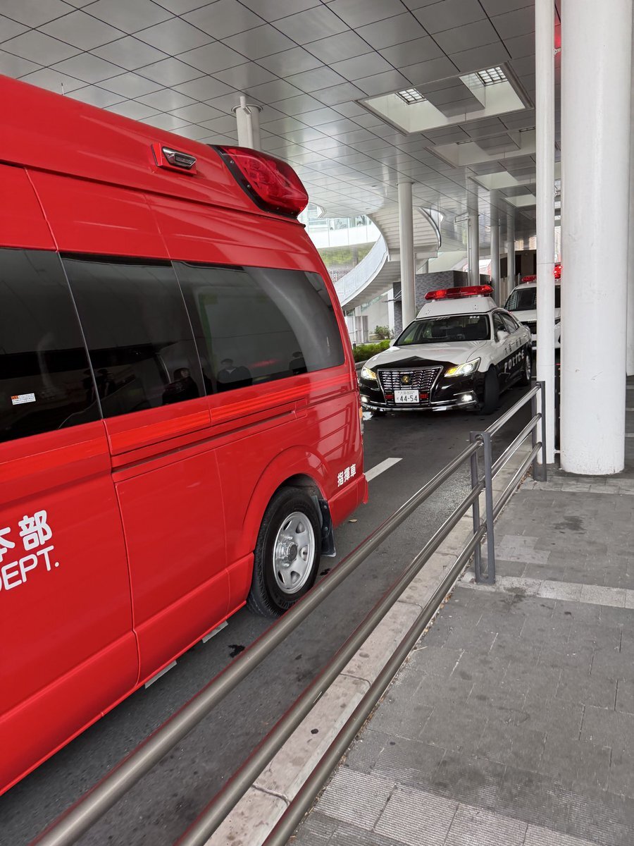 【現場の状況】『新快速が人と接触、お掃除屋さんがいっぱい来てた』JR京都線 茨木駅で人身事故 #琵琶湖線 #JR東西線 #学研都市線 #JR ...