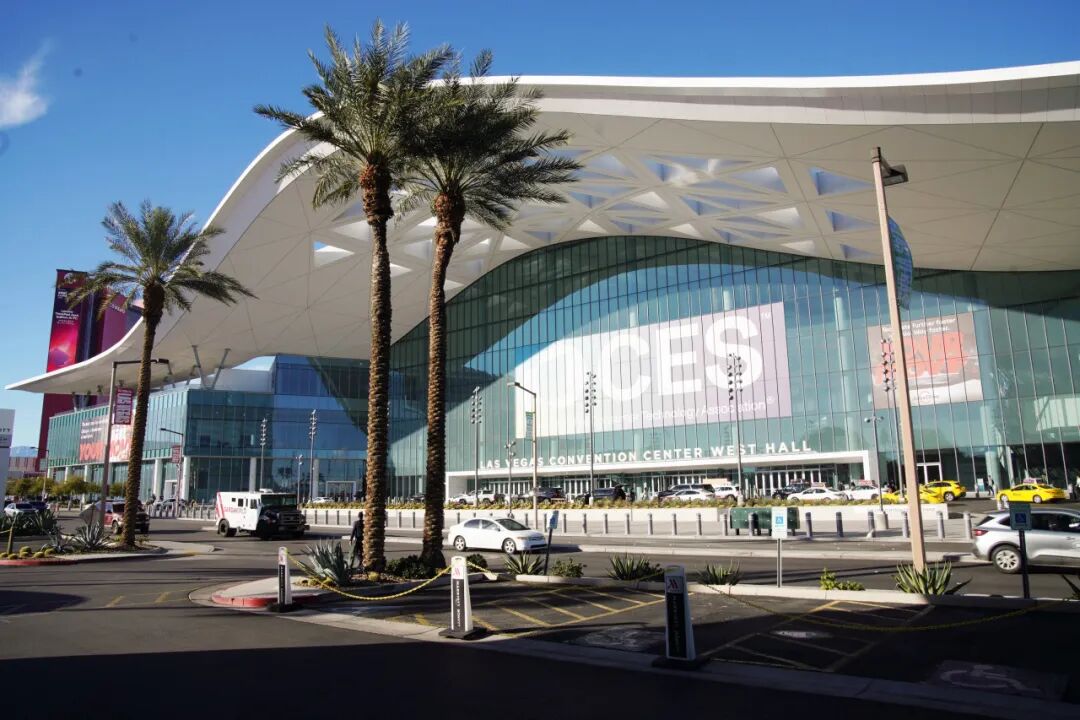 Flat Panel TV and Display World-2....液晶/有機EL・業界・動向:CES 2026 におけるパネルメーカー ...