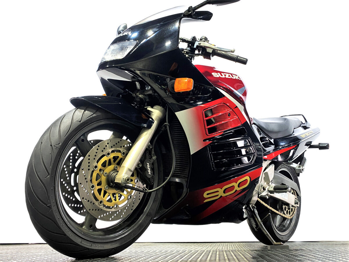 『RF900R』これも同一車体。 : いまどきバイク