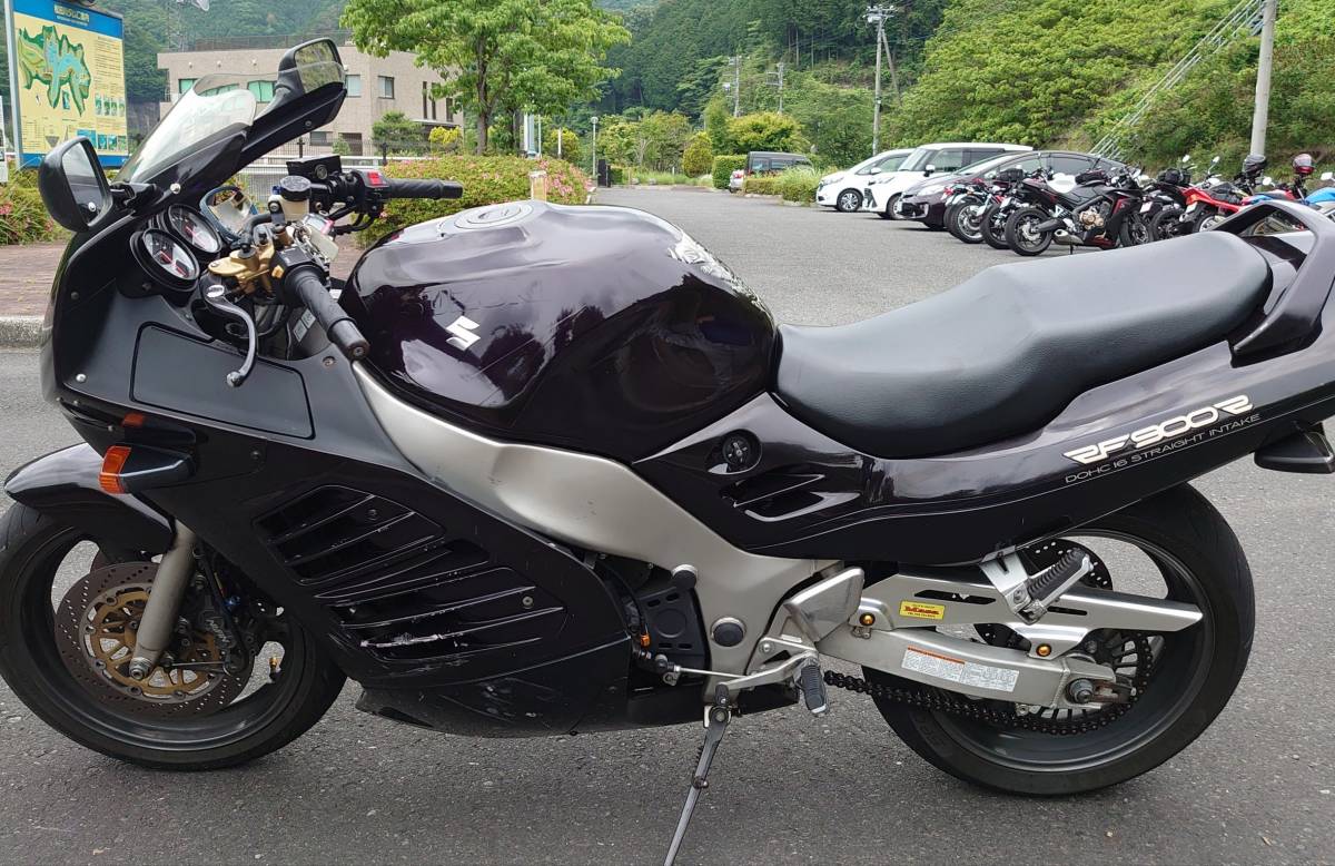 『RF900R』これも同一車体。 : いまどきバイク