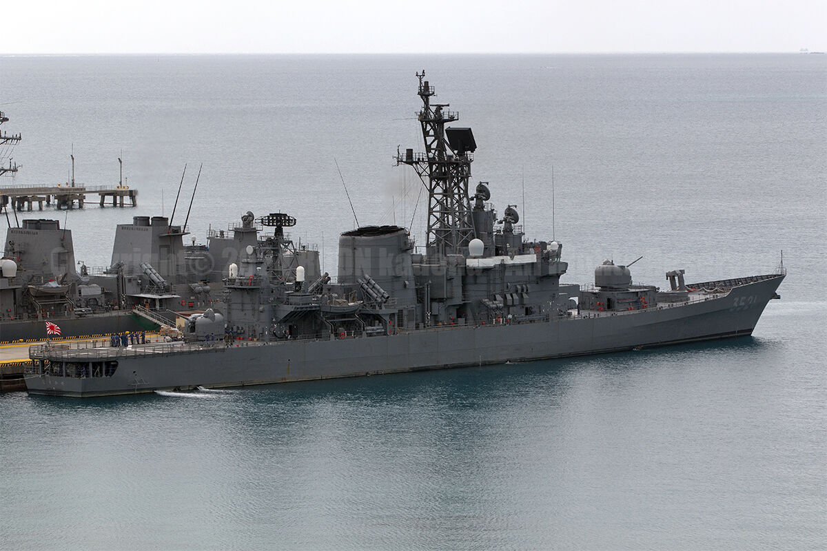 DDH-182 Ise : RODN-Kadena