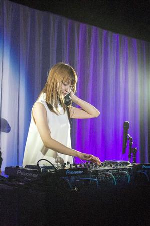 【画像】永尾まりやのDJ姿がめちゃくちゃカッコいい！！【DJ MARIYA】 : ROMれ！ペンギン(AKB48まとめ)