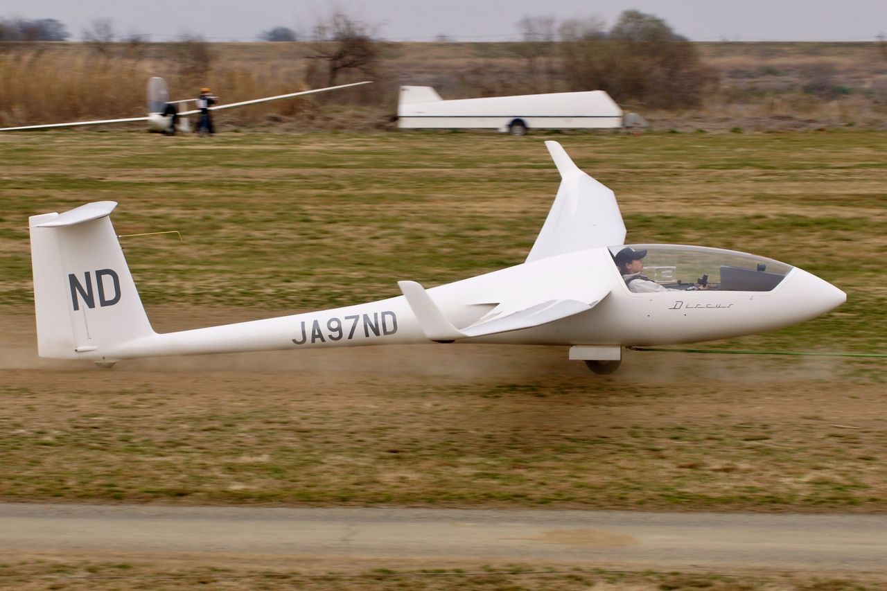 2016年3月6日(日) 妻沼滑空場 : Library of Skies （外来機待機室）