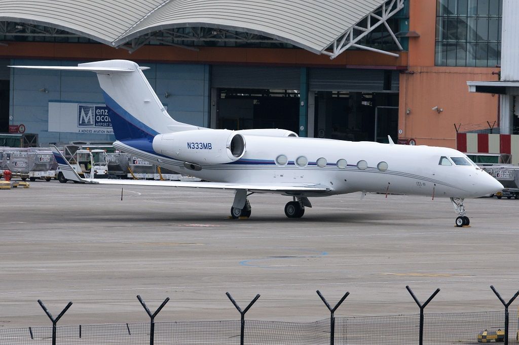 2017年9月7日(木) 澳門空港 ～BIZ～ : Library of Skies （外来機待機室）