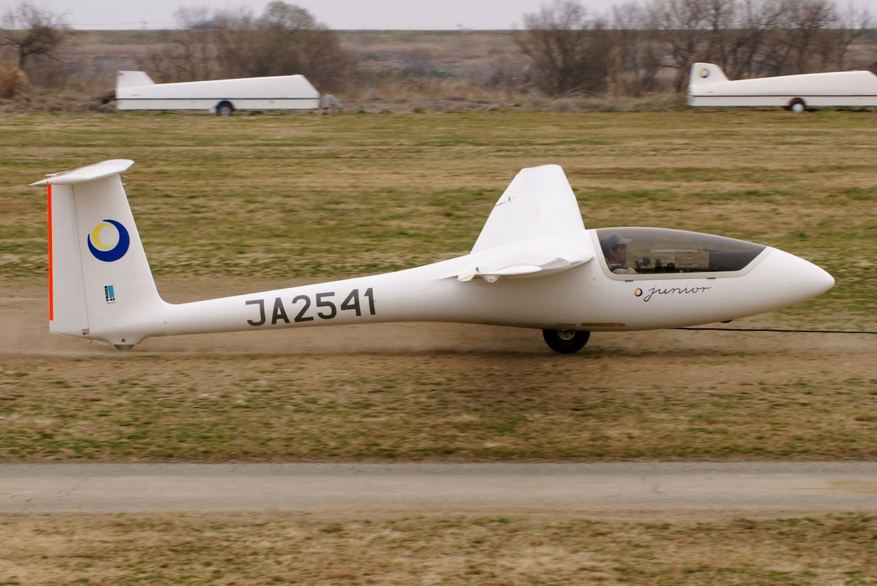 2016年3月6日(日) 妻沼滑空場 : Library of Skies （外来機待機室）