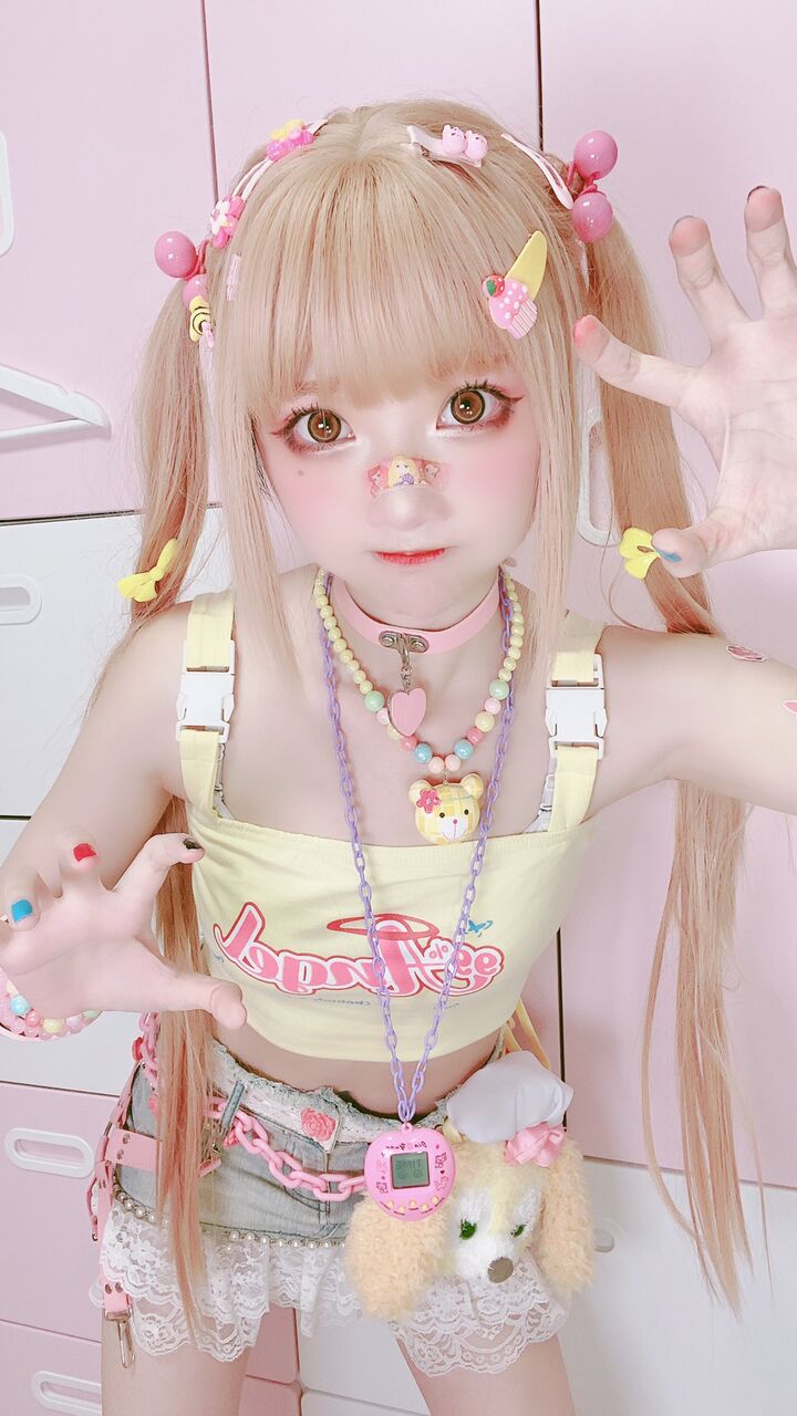 東欧のコスプレイヤー、この可愛さでおっぱい見せるとかマジかよ えちえちニュースjapan