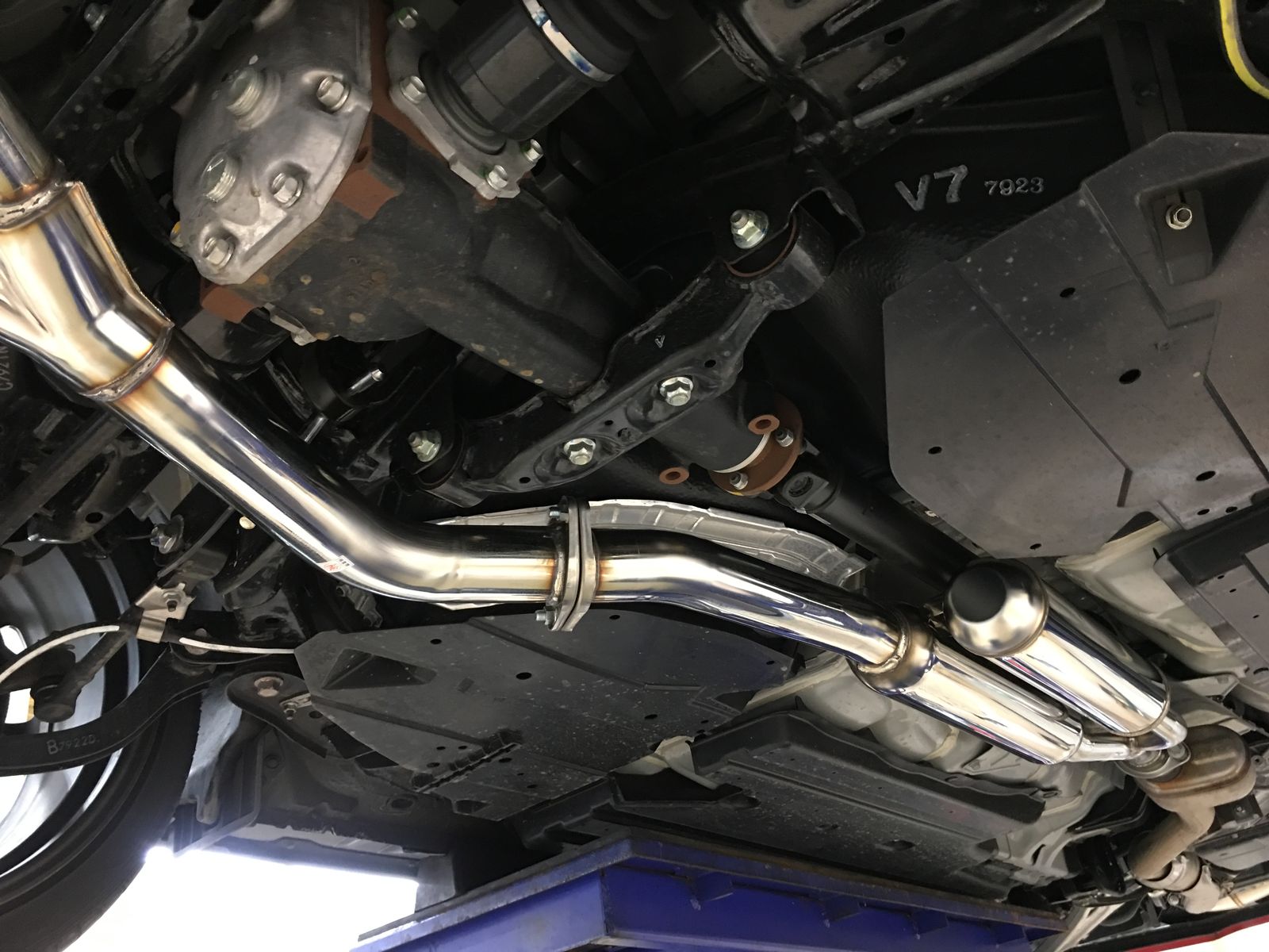 Super Autobacs sunshine KOBE TUNING BLOG : レヴォーグにHKS ECUパッケージ＆スーパーターボマフラー