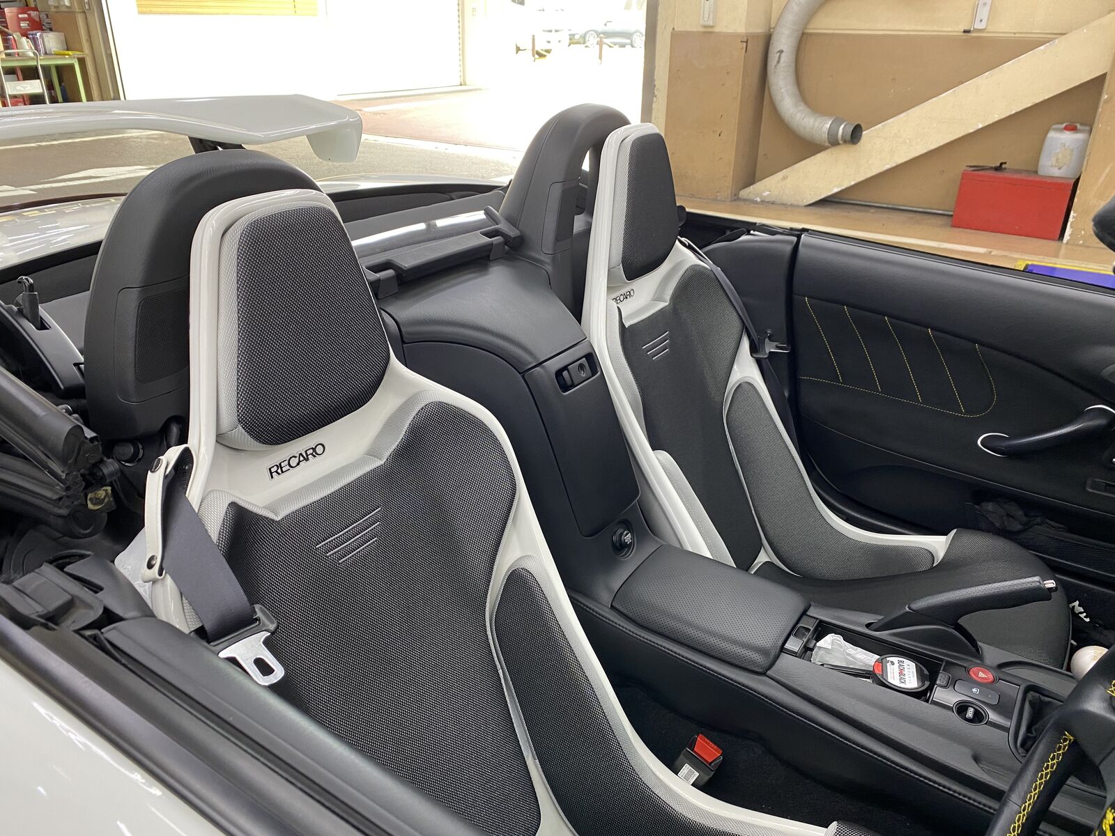 Super Autobacs sunshine KOBE TUNING BLOG : S2000にRECARO RCS