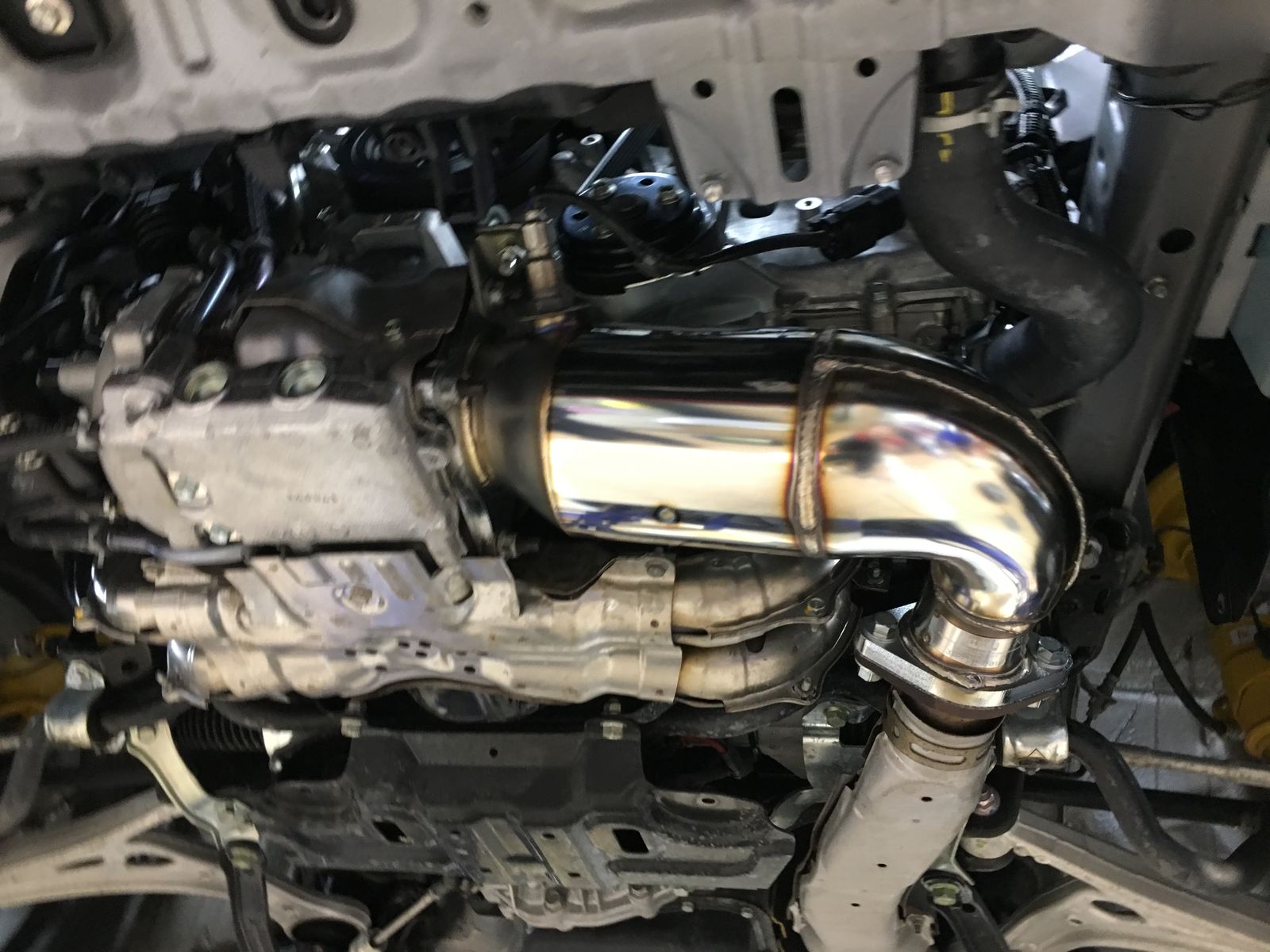 Super Autobacs sunshine KOBE TUNING BLOG : レヴォーグにHKS ECUパッケージ＆スーパーターボマフラー