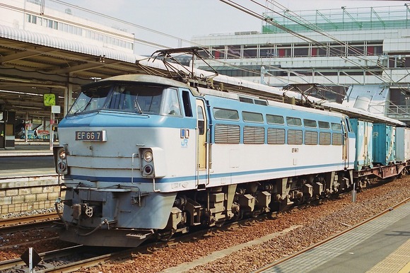 JR貨物の試験塗装機 EF6620 : 線路は続くよどこまでも