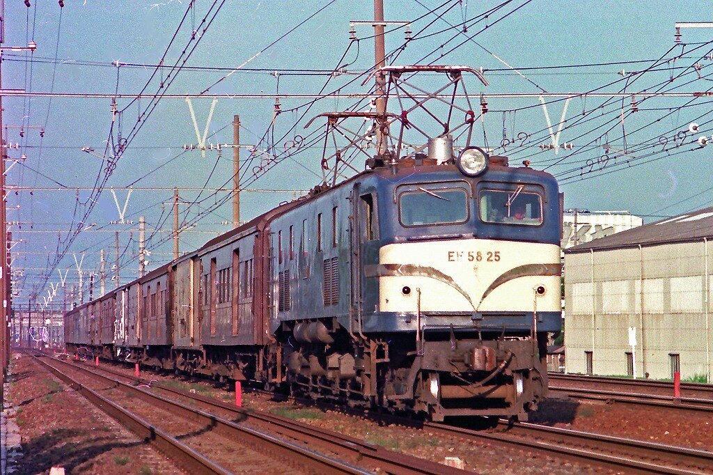 旅客列車牽引の主力であったEF58（1） : 線路は続くよどこまでも