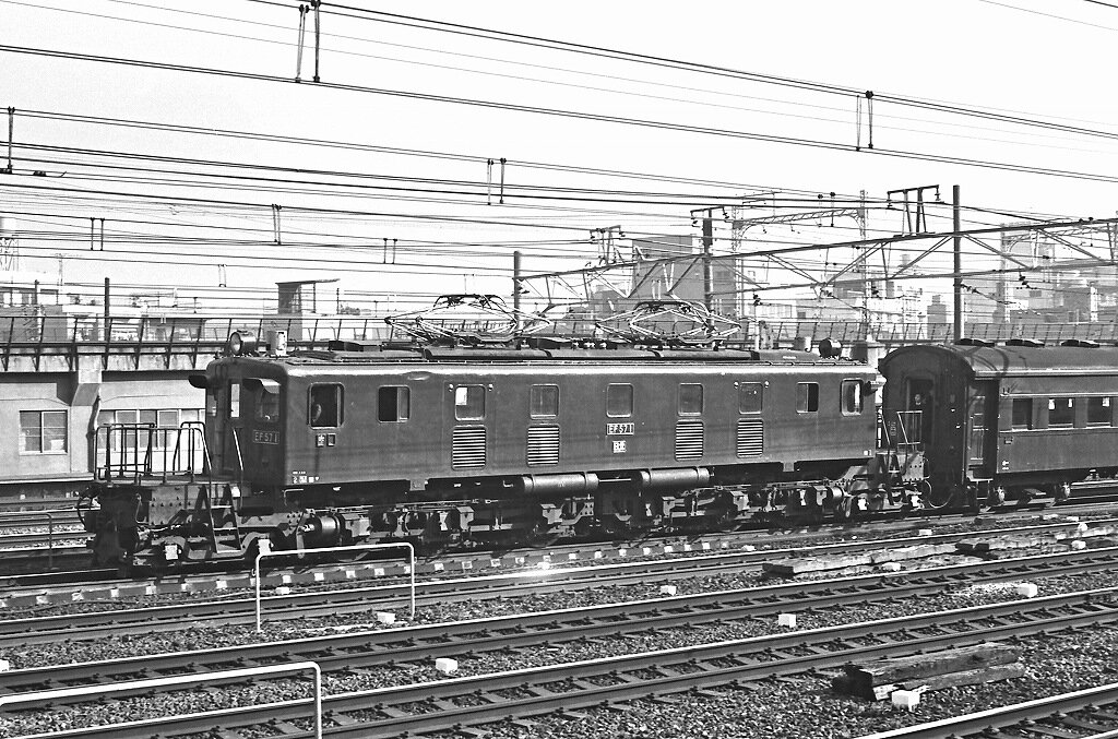 電気機関車のトップナンバー EF52－EF57 : 線路は続くよどこまでも