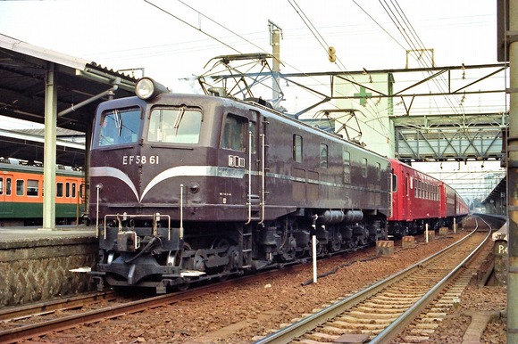 お召専用機関車 EF5861 の回想（2） : 線路は続くよどこまでも