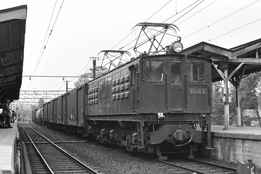 旧型電気機関車 ED17 ED18 : 線路は続くよどこまでも