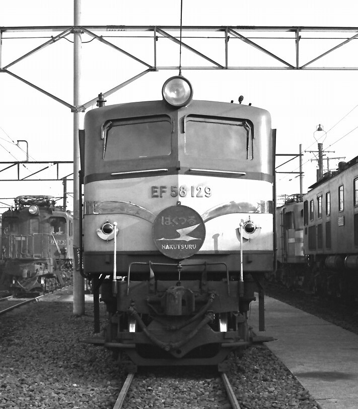 EF58牽引の特急『はくつる』 : 線路は続くよどこまでも