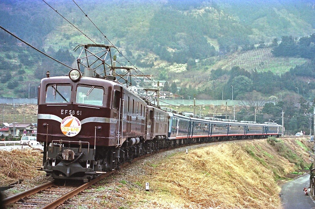 お召専用機関車 EF5861 の回想（4） : 線路は続くよどこまでも