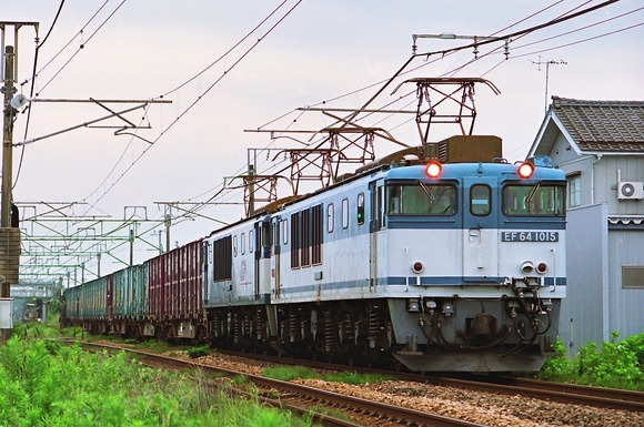 希少な存在となったEF641015 : 線路は続くよどこまでも