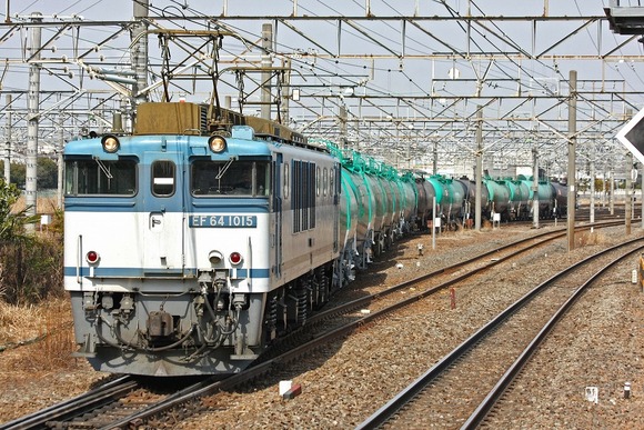 希少な存在となったEF641015 : 線路は続くよどこまでも