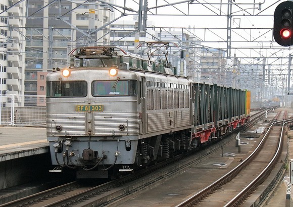 九州のEF81300番台 : 線路は続くよどこまでも
