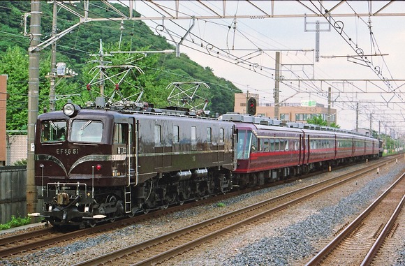 お召専用機関車 EF5861 の回想（8） : 線路は続くよどこまでも