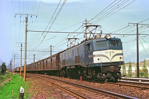 旅客列車牽引の主力であったEF58（1） : 線路は続くよどこまでも