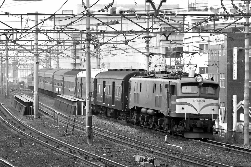 古の記憶 山手線での駅撮り（7） : 線路は続くよどこまでも