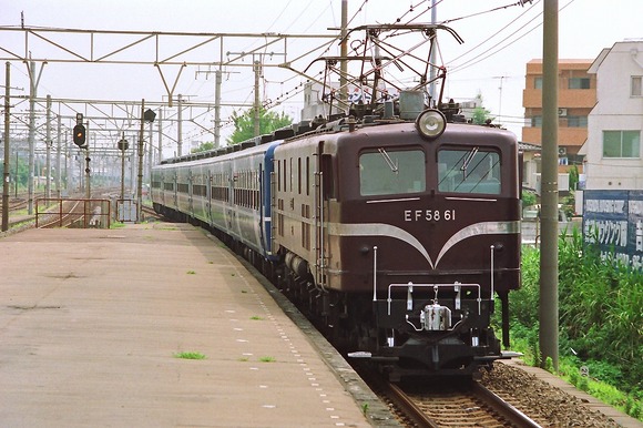 お召専用機関車 EF5861 の回想（6） : 線路は続くよどこまでも