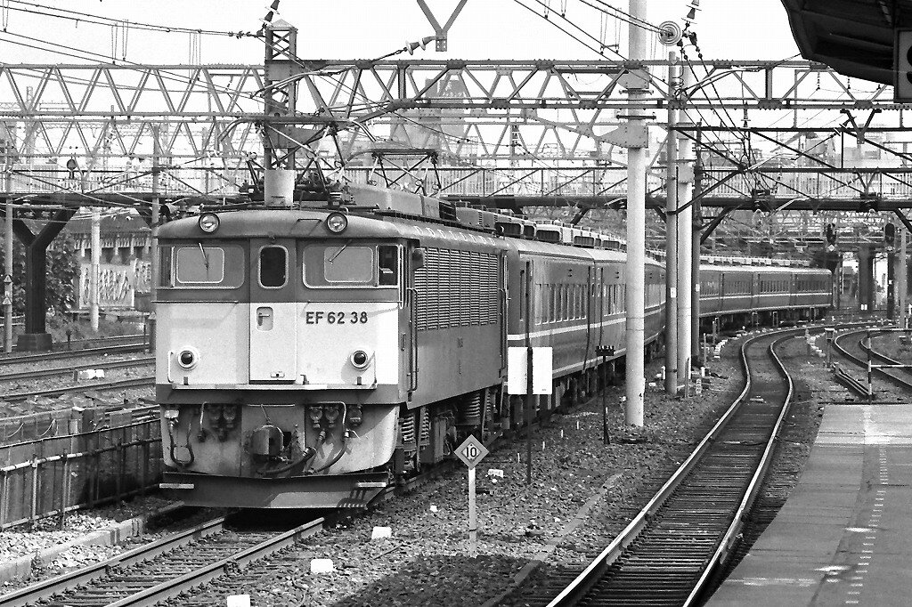 古の記憶 山手線での駅撮り（5） : 線路は続くよどこまでも