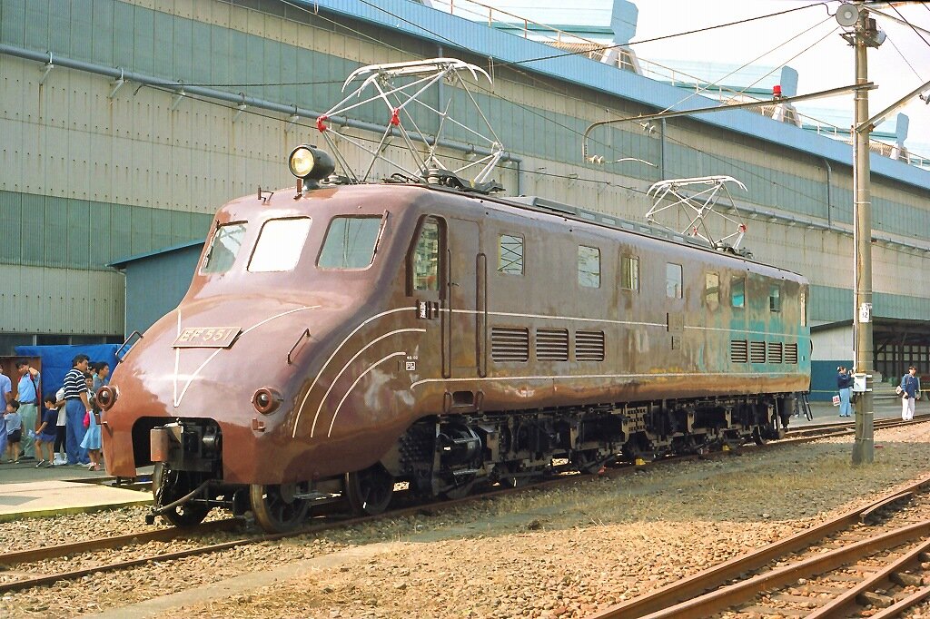 電気機関車のトップナンバー EF52－EF57 : 線路は続くよどこまでも