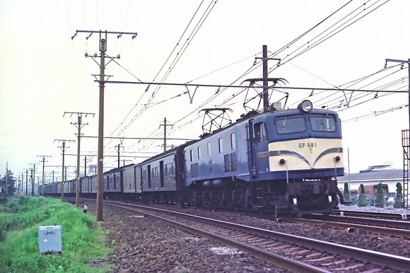 旅客列車牽引の主力であったEF58（1） : 線路は続くよどこまでも