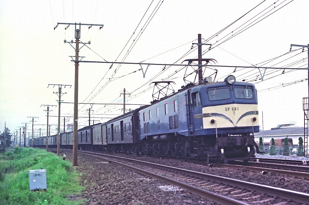 旅客列車牽引の主力であったEF58（1） : 線路は続くよどこまでも