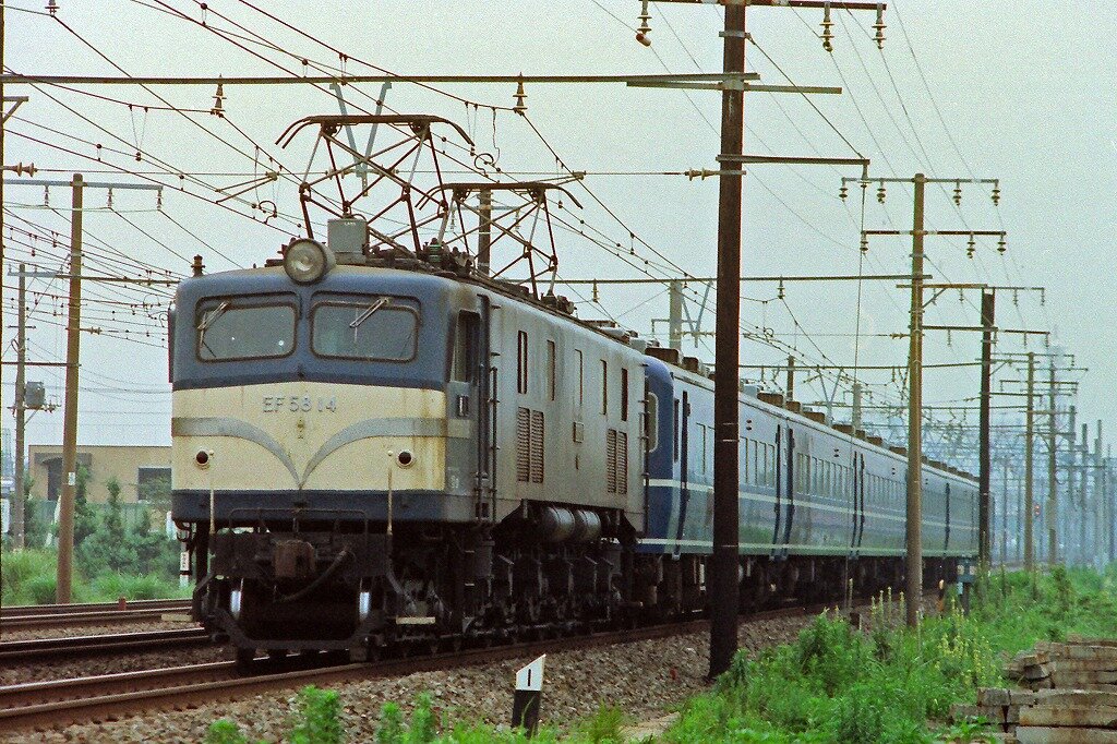 旅客列車牽引の主力であったEF58（2） : 線路は続くよどこまでも