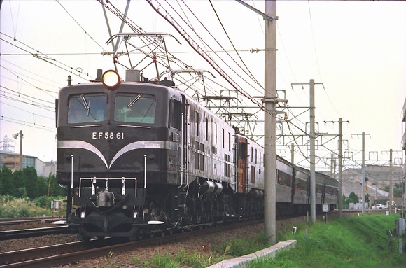 お召専用機関車 EF5861 の回想（4） : 線路は続くよどこまでも