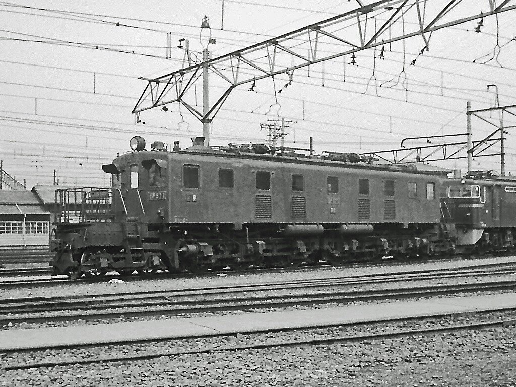 電気機関車のトップナンバー EF52－EF57 : 線路は続くよどこまでも