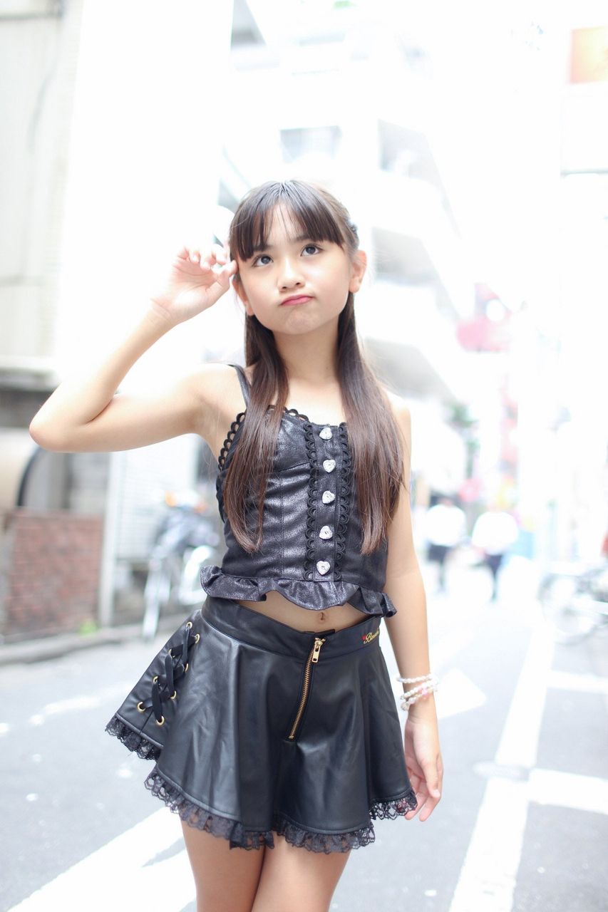 池袋の路上で「JS」の撮影会が行われる… : ボーボーウーマン