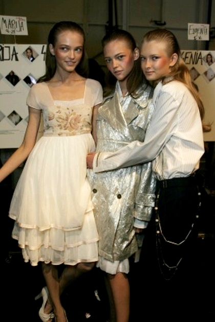 sasha pivovarova magazine : Strenesse S/S 2006 - backstage