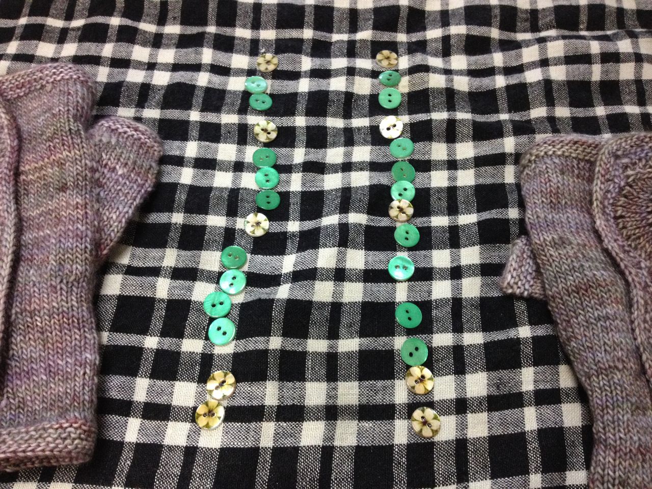 Knits nest : 【完成】Spatterdash Wristwarmersが編みあがりました。Ravellenic Games ...