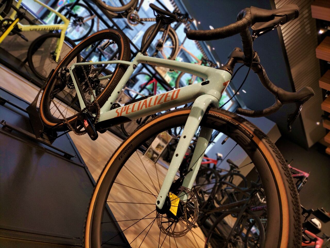 スペシャライズド厚木 ロードバイク展示情報 – SBC スペシャライズド厚木 ロードバイク展示情報 – SBC