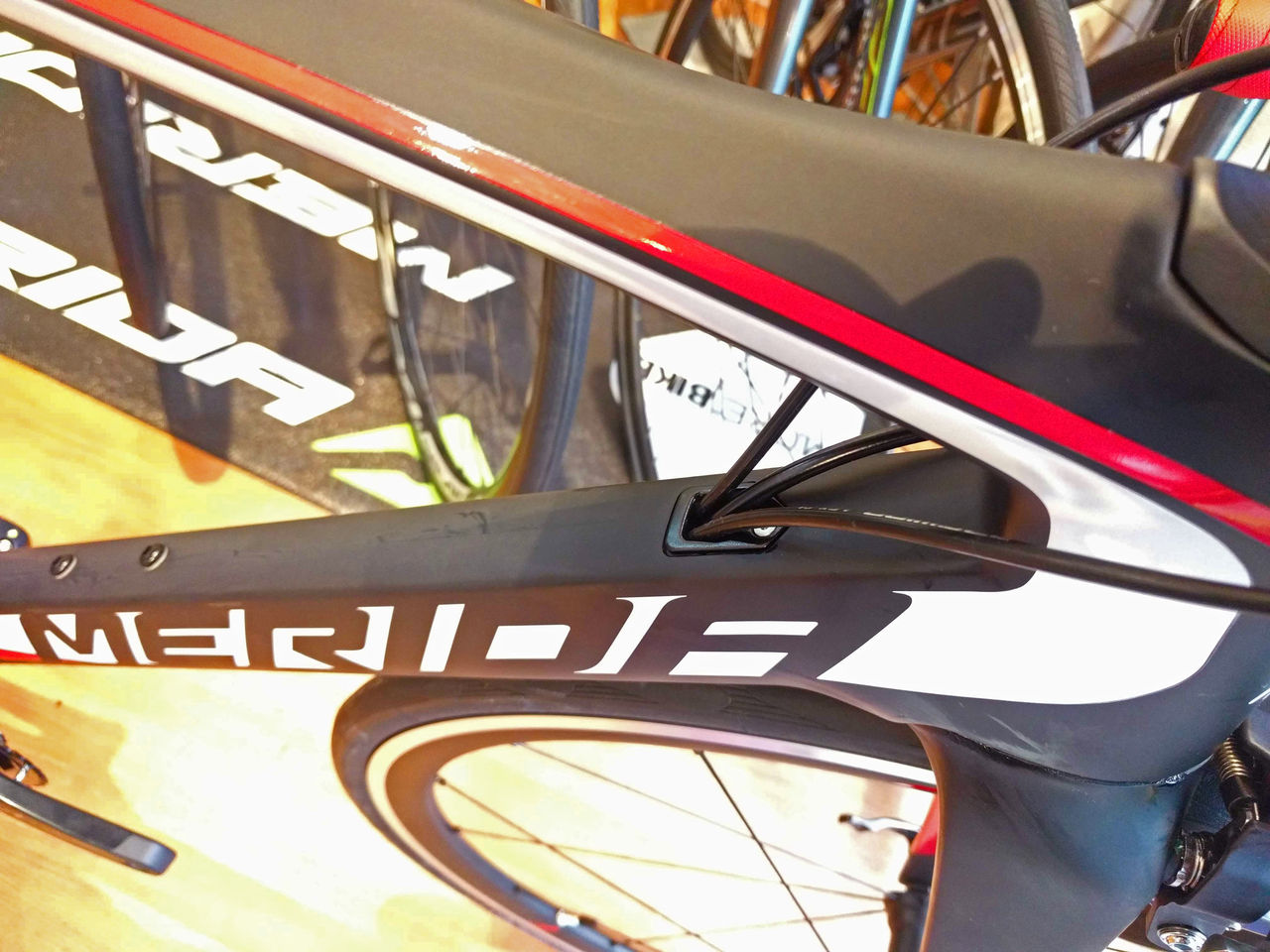 SBC 新着情報 : 【2018年モデル】REACTO6000入荷しました！【新型最上級CF4フレーム採用】