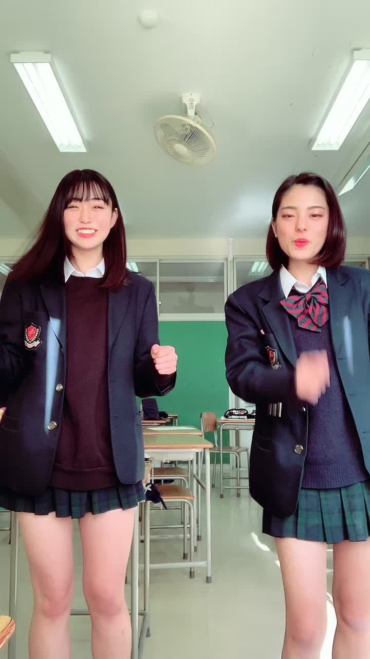 楽しかった😂😂😂#ljk #笑い納め #fyp #dance @rur_sk : TikTok乳揺れまとめ部